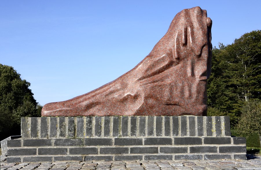 Kunstner Peter Brandes - FBN Stenhuggeri ApS